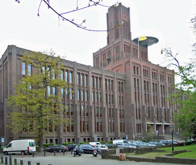De administratiegebouwen van de spoorwegen te Utrecht - USINE